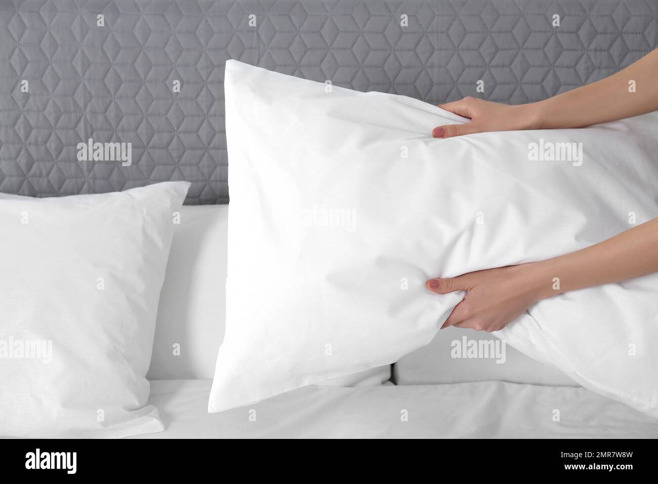 Fluffing bed hi-res stock photography and images - Alamy