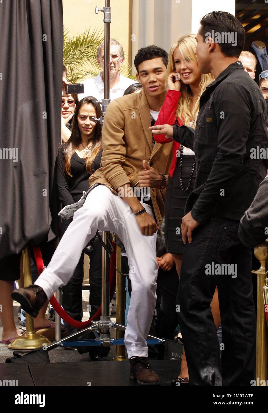 Chelsea Hightower and Roshon Fegan make an appearance at The Grove ...