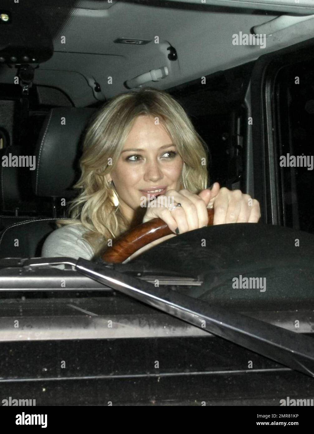 Actress Hilary Duff leaves the Ken Paves salon with friends after ...