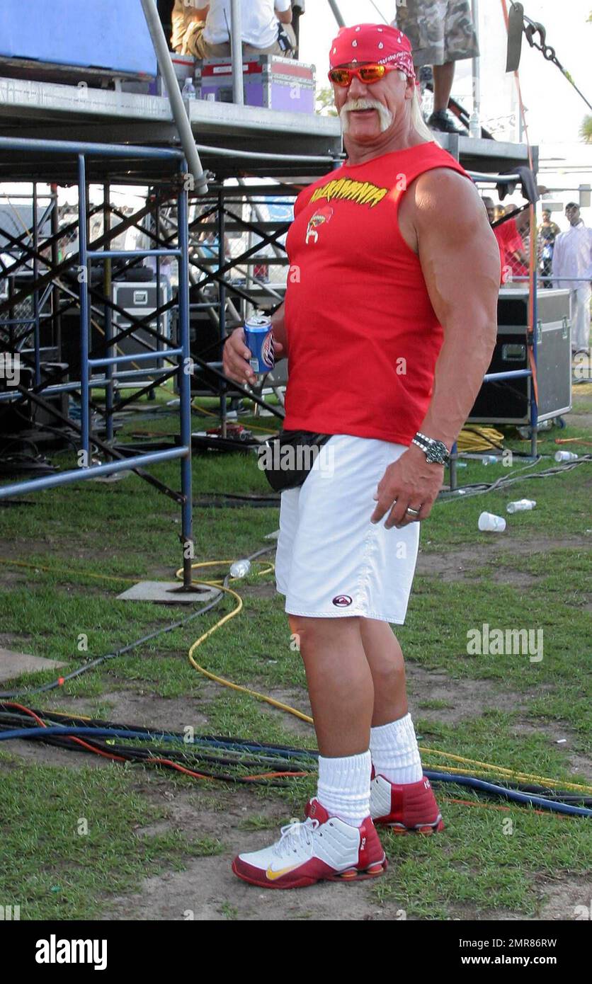 Brooke Hogan performing at Memorial Fest 06. Joining her on stage ...