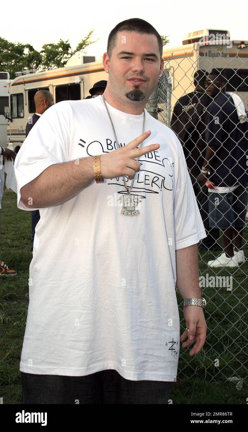 Brooke Hogan performing at Memorial Fest 06. Joining her on stage ...