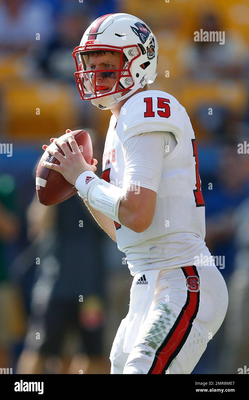 North Carolina State quarterback Ryan Finley (15) plays against ...