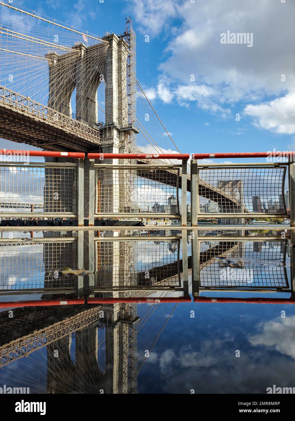Sunny day view on brooklyn hi-res stock photography and images - Alamy