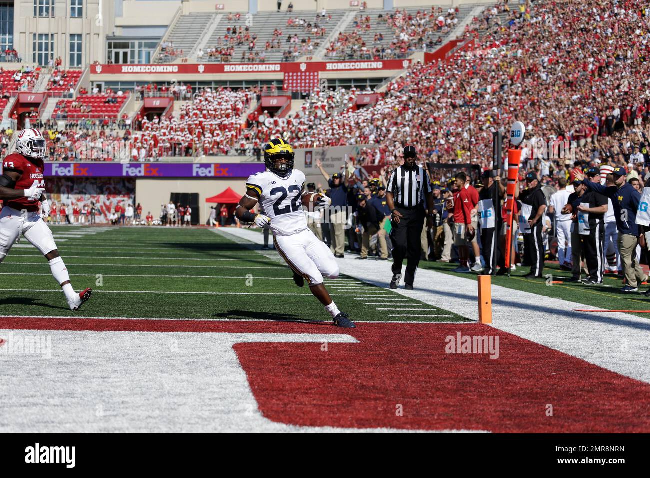 Michigan running back Karan Higdon (22) in action during an NCAA ...
