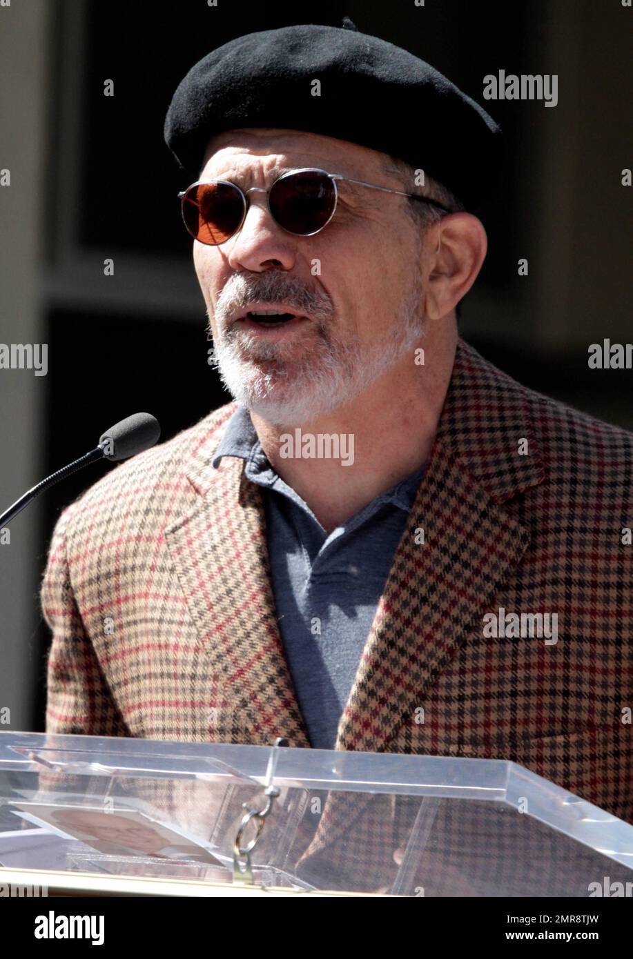 Actors William H. Macy and Felicity Huffman receive their side-by-side ...