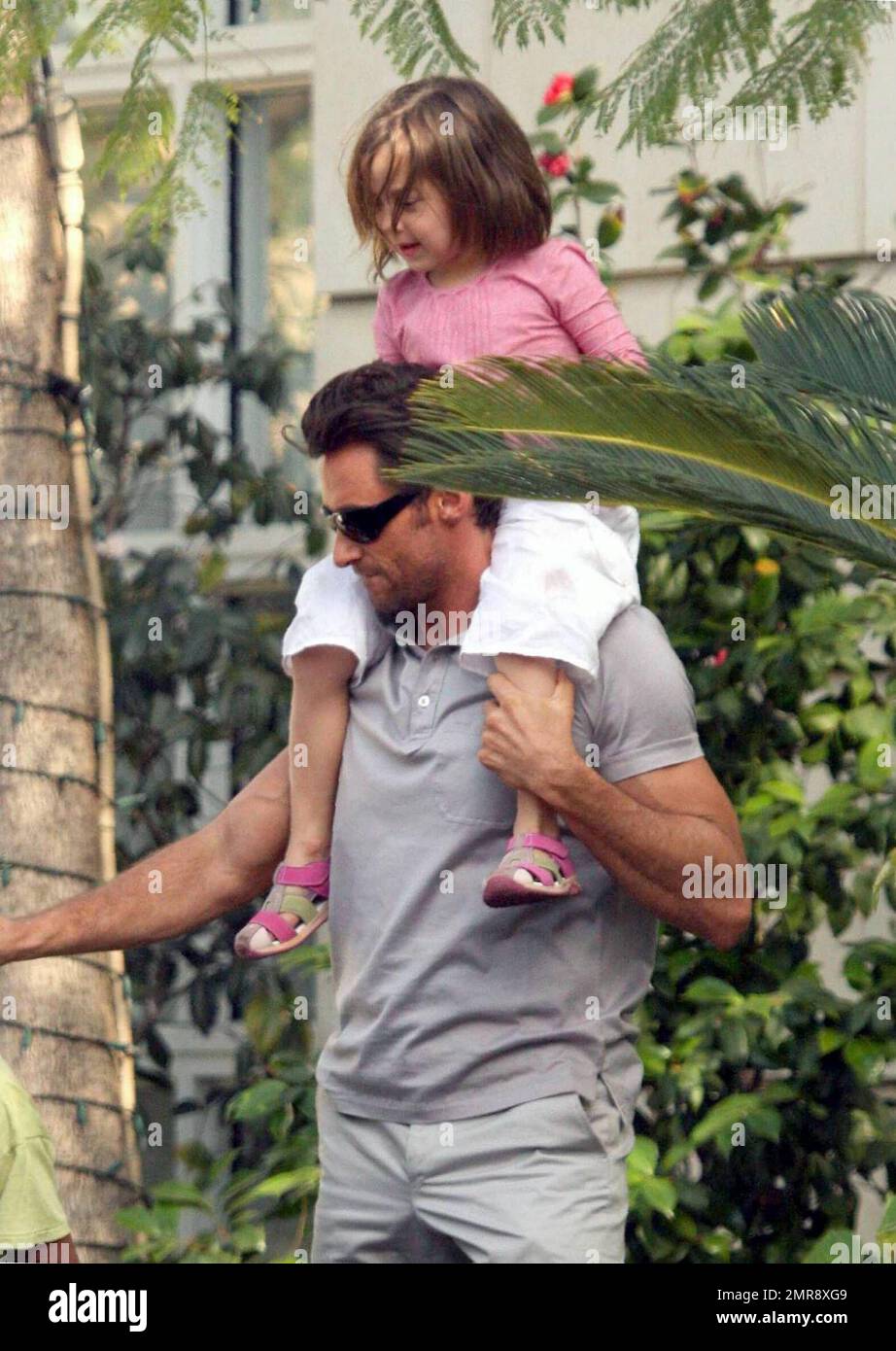 Exclusive!! Hugh Jackman greets his daughter Ava with a hug and a kiss ...