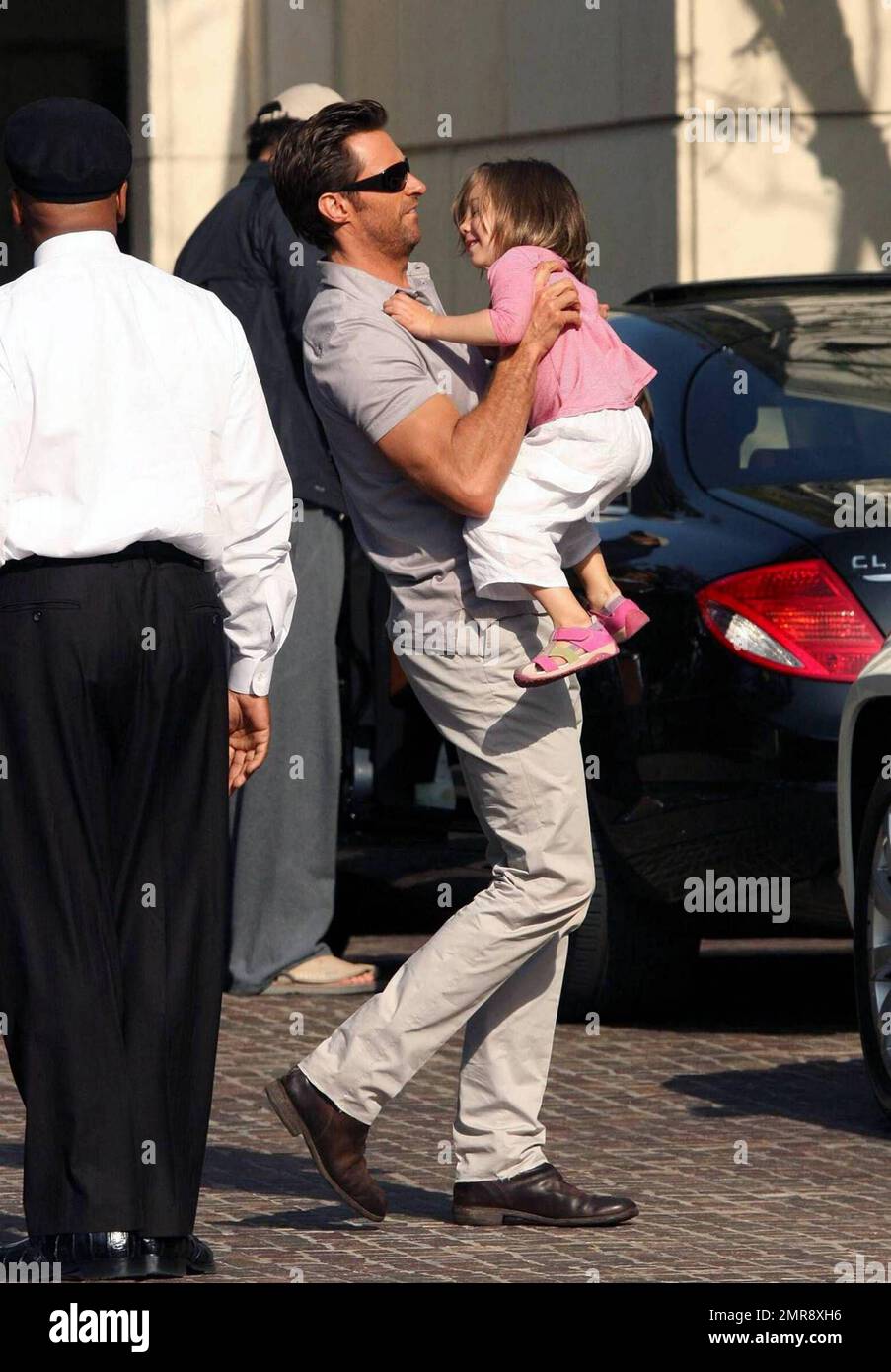 Exclusive!! Hugh Jackman greets his daughter Ava with a hug and a kiss ...