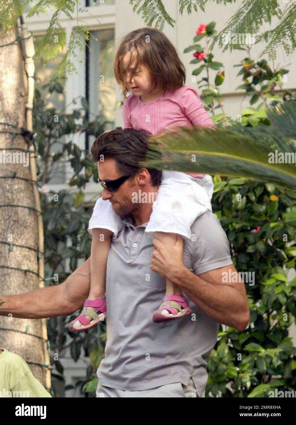Exclusive!! Hugh Jackman greets his daughter Ava with a hug and a kiss ...