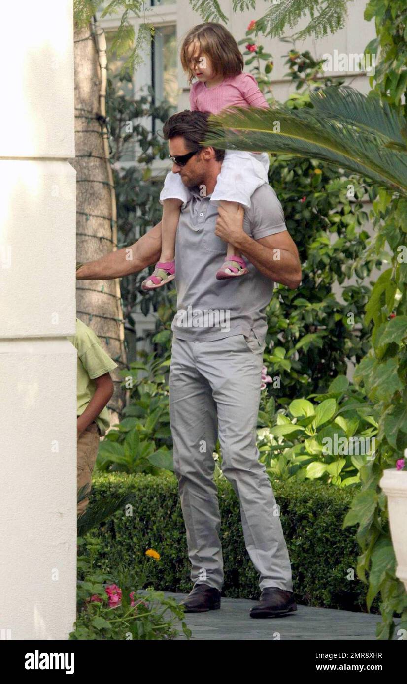 Exclusive!! Hugh Jackman greets his daughter Ava with a hug and a kiss ...