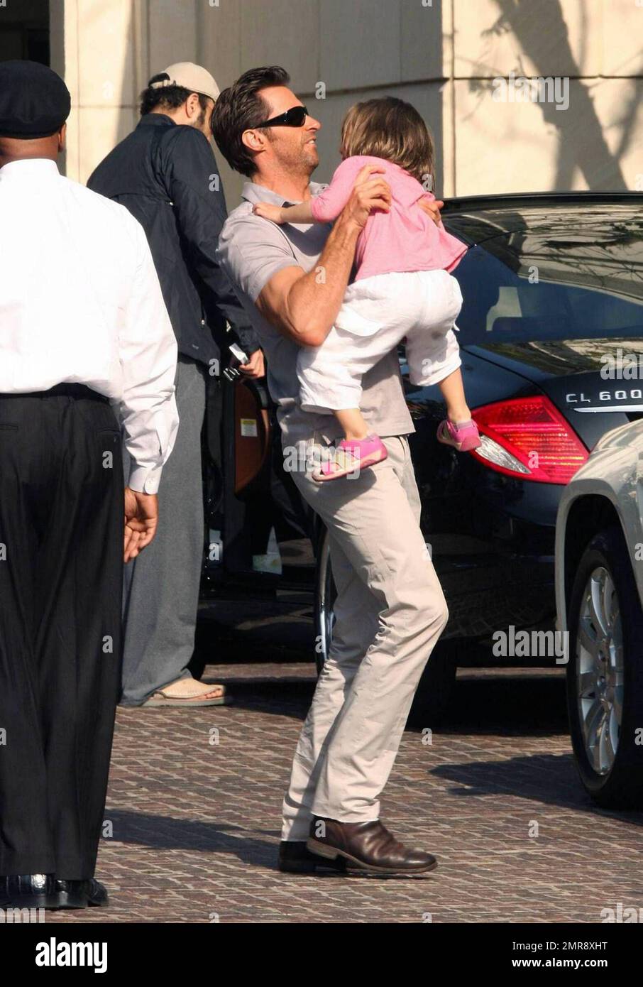 Exclusive!! Hugh Jackman greets his daughter Ava with a hug and a kiss ...
