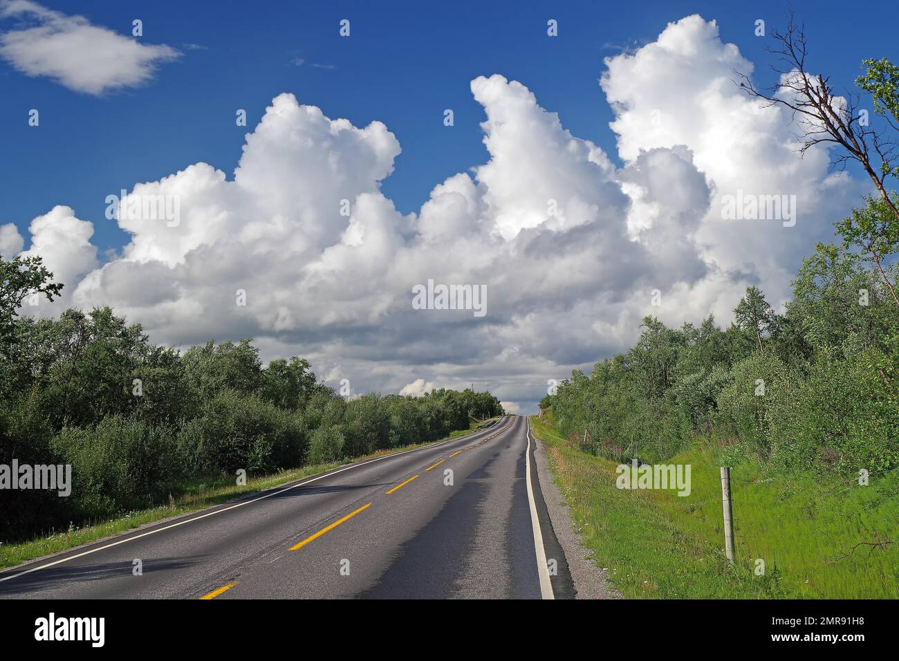 Straight formation hi-res stock photography and images - Alamy