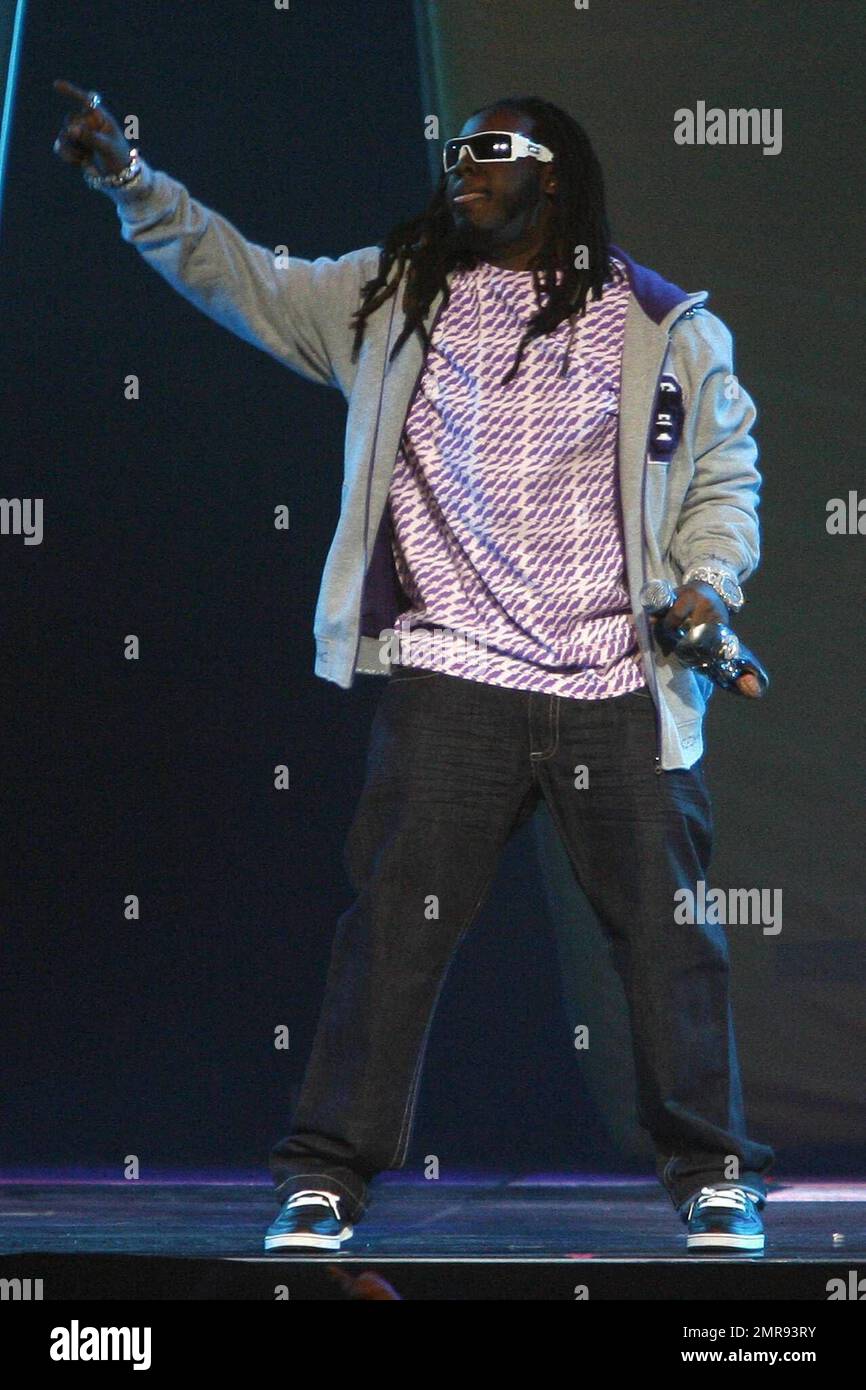 T Pain performs as part of the "I Am Music Tour" at the New Oreans ...