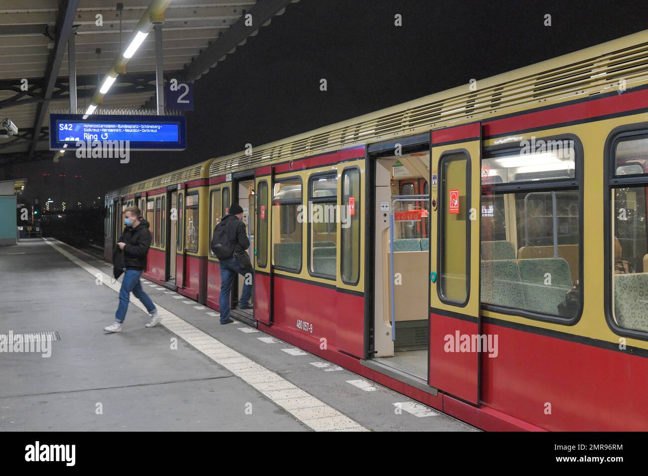 S-Bahn, Halensee station, Berlin, Germany, Europe Stock Photo - Alamy