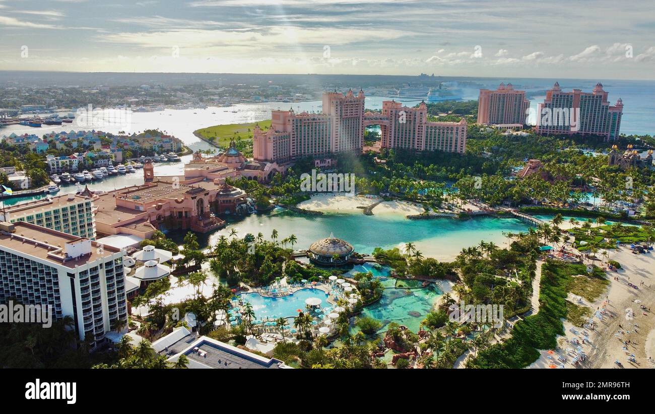 Aerial view of a luxury hotel with surroundings, Atlantis Bahamas Stock ...