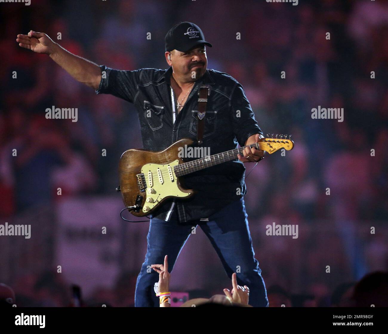 Musicians with Garth Brooks perform during the The Garth Brooks World ...