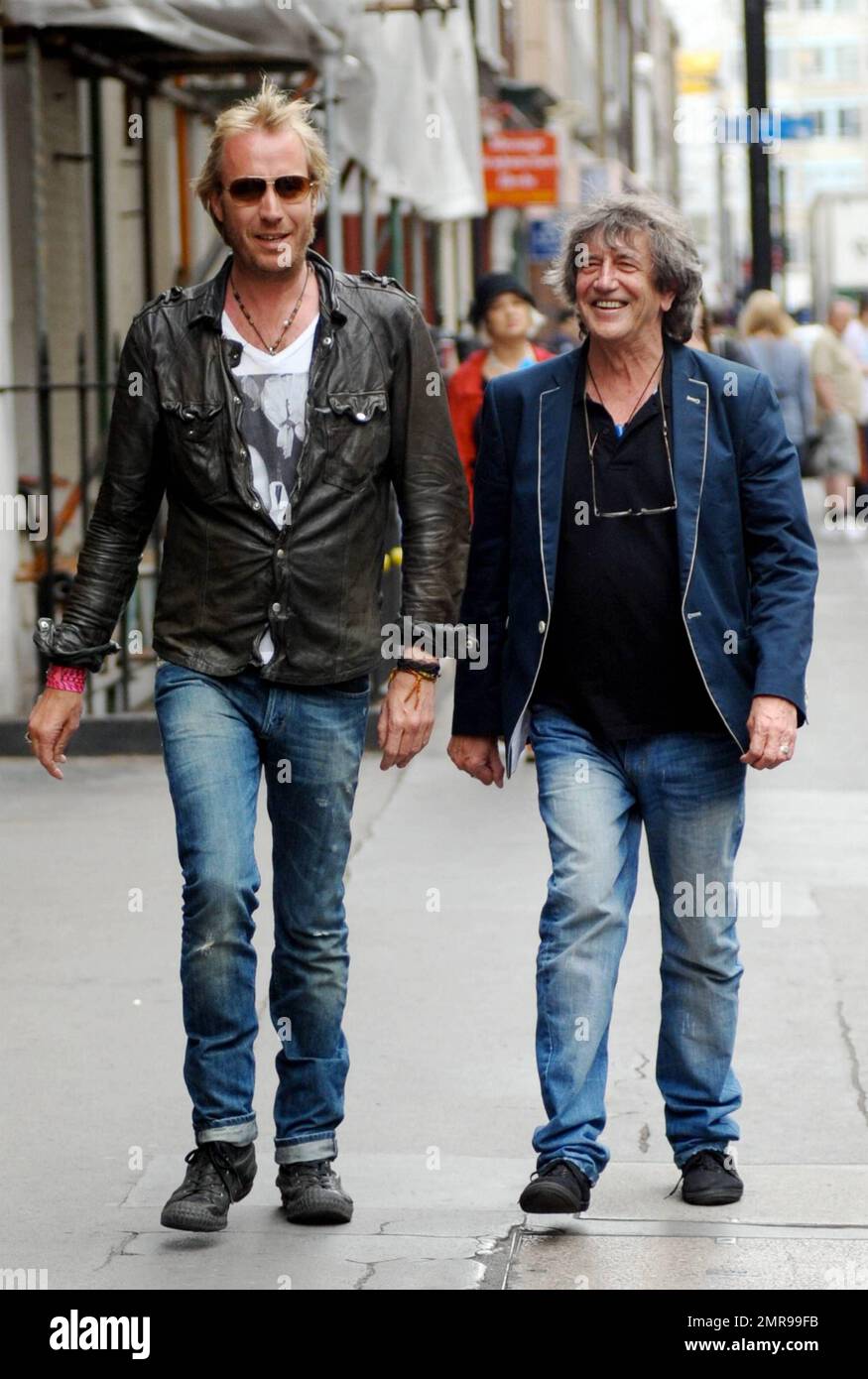 Rhys Ifans and infamous drug smuggler Howard Marks share a laugh as ...