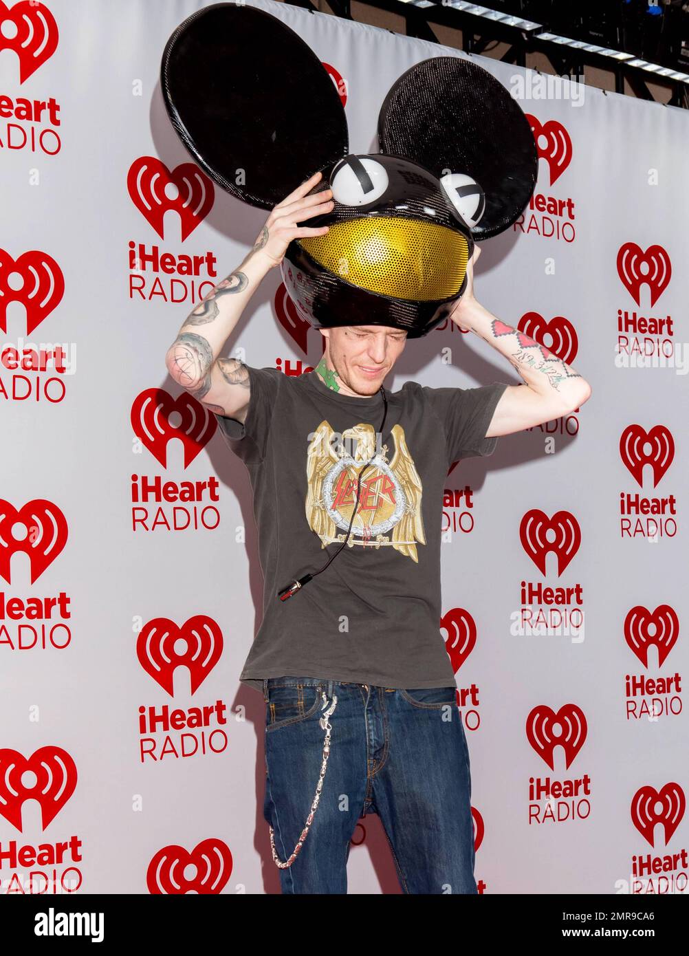 Deadmau5 head hi-res stock photography and images - Alamy