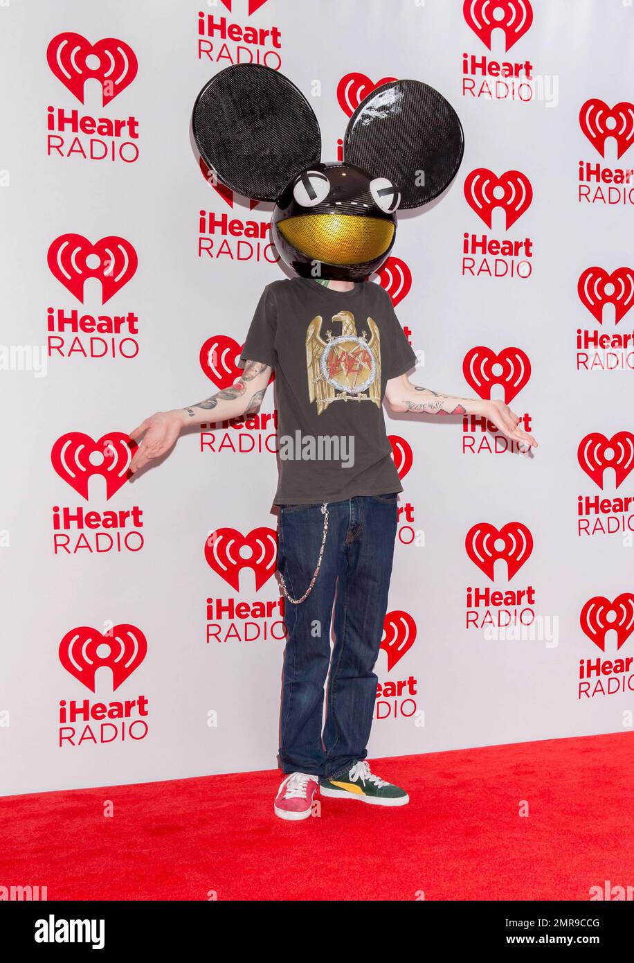 Deadmau5 head hi-res stock photography and images - Alamy