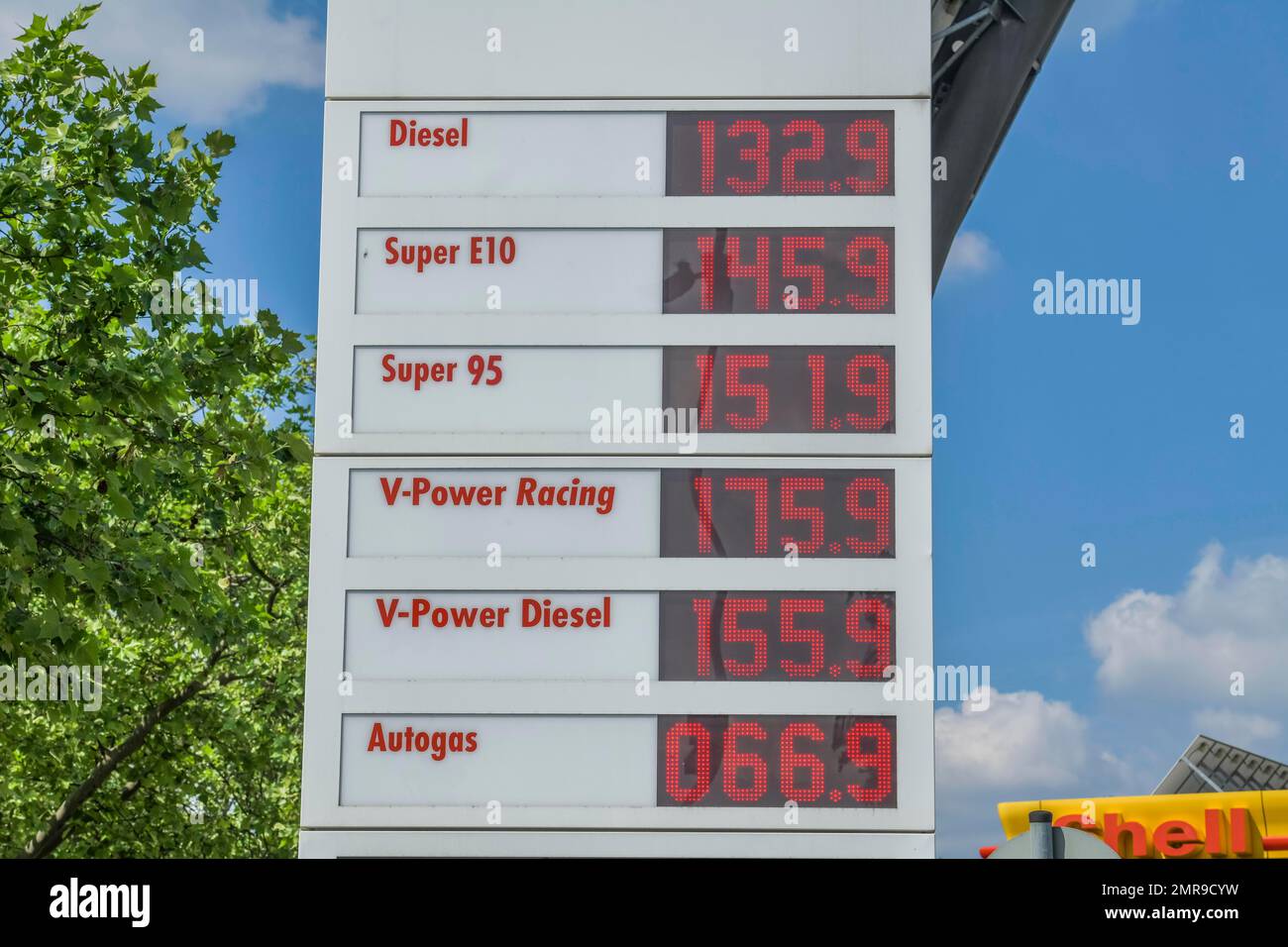 Shell petrol station berlin germany hi-res stock photography and images ...