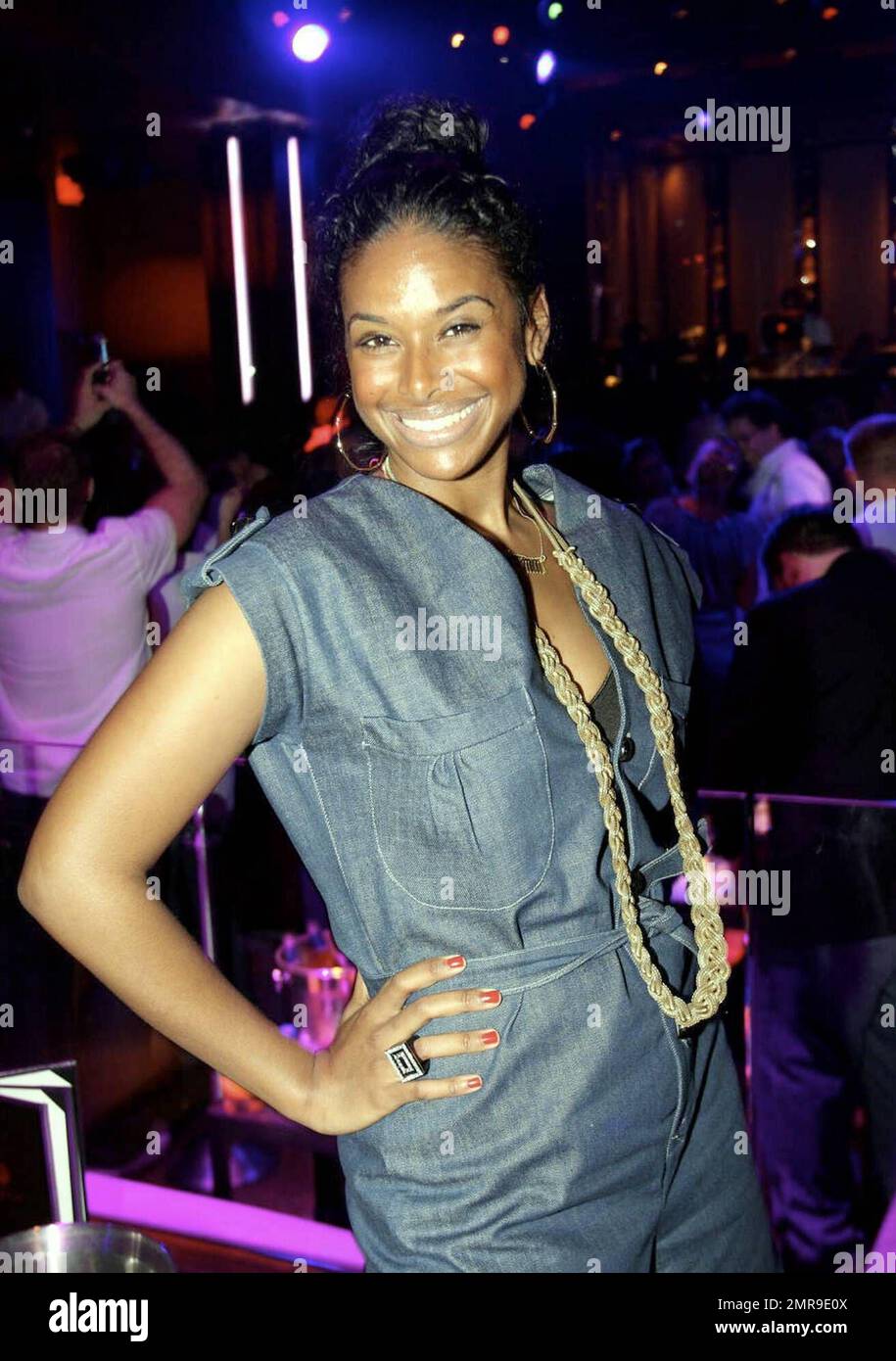 Exclusive!! Up-and-coming R&B singer Iman makes an appearance at the ...