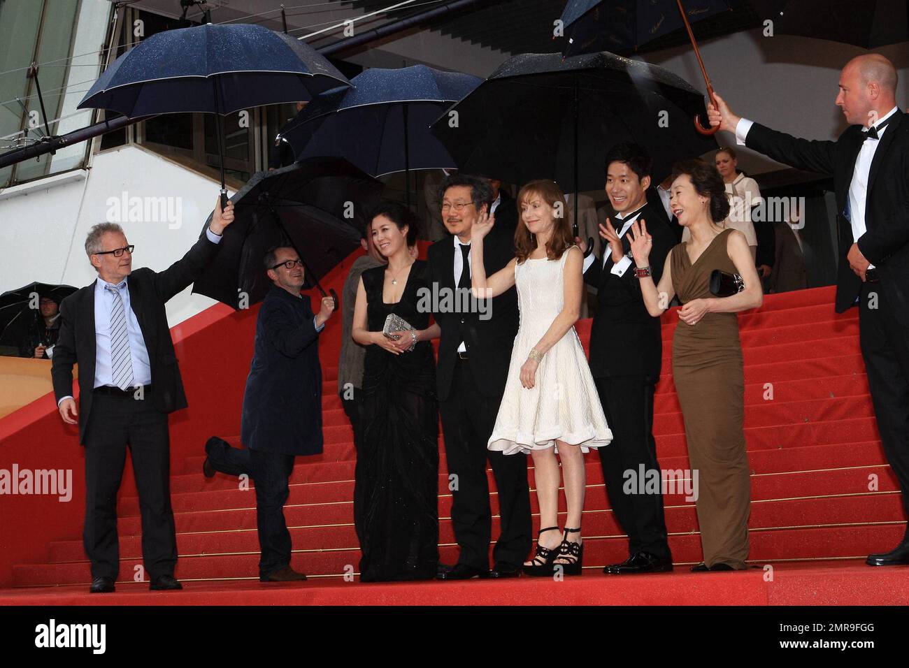 Moon Sori, Hong Sangsoo, Isabelle Huppert, Yu Junsang, Youn Yuh-Jung at ... Moon Sori, Hong Sangsoo, Isabelle Huppert, Yu Junsang, Youn Yuh-Jung at ...