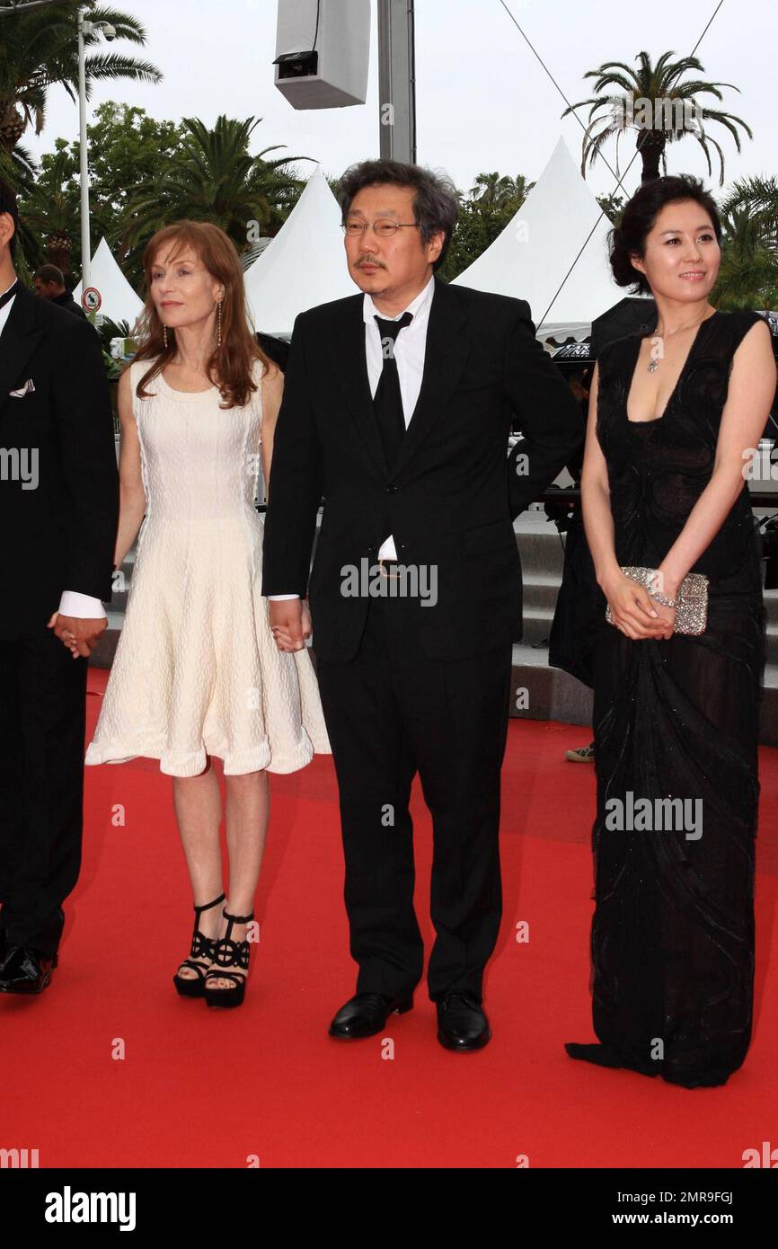 Isabelle Huppert, Hong Sangsoo, Moon Sori at the premiere of "In ...