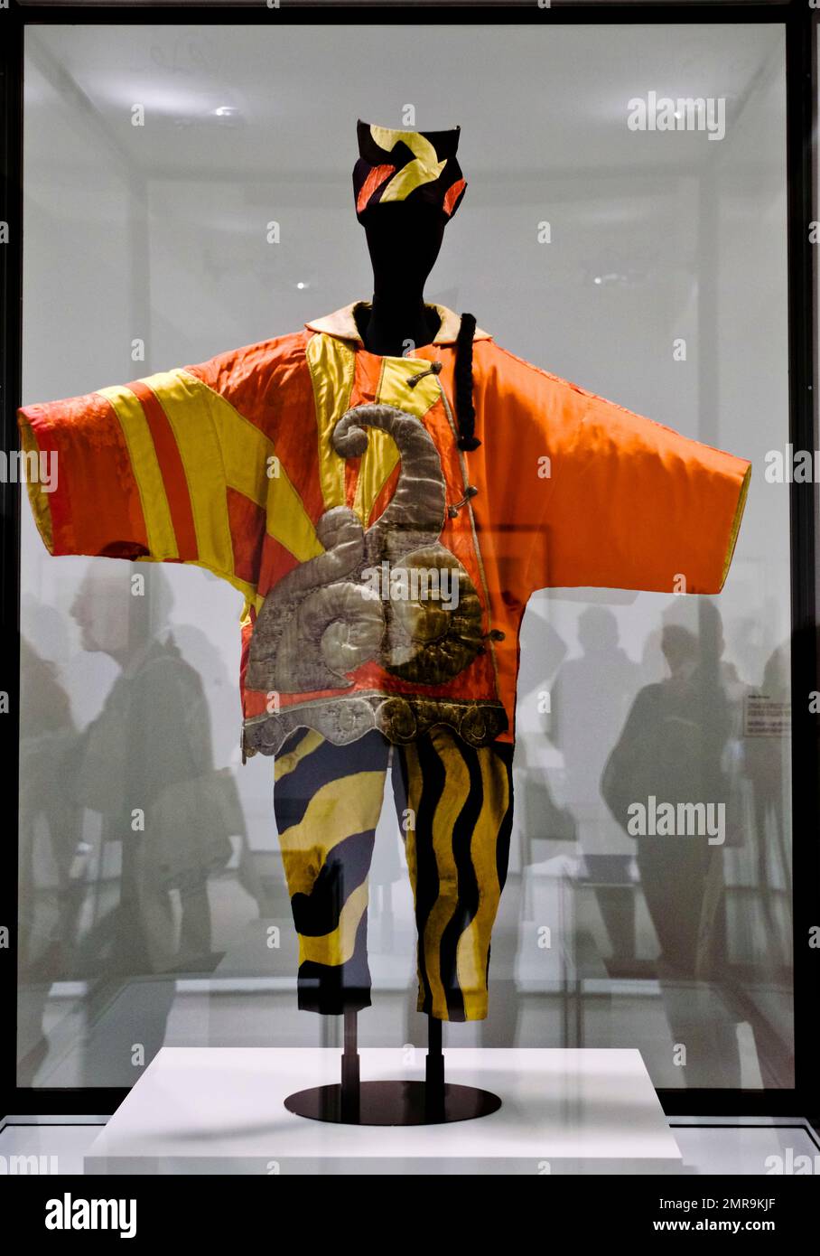 The costume for the Chinese conjuror designed by Pablo Picasso for the ...