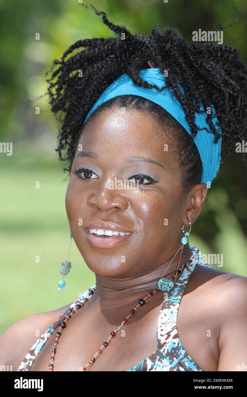 Singer india arie hi-res stock photography and images - Alamy