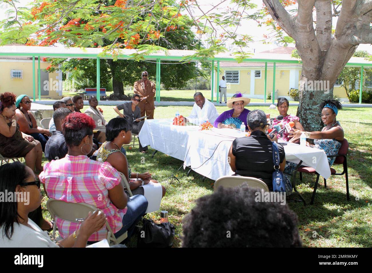 Self esteem singer hi-res stock photography and images - Alamy