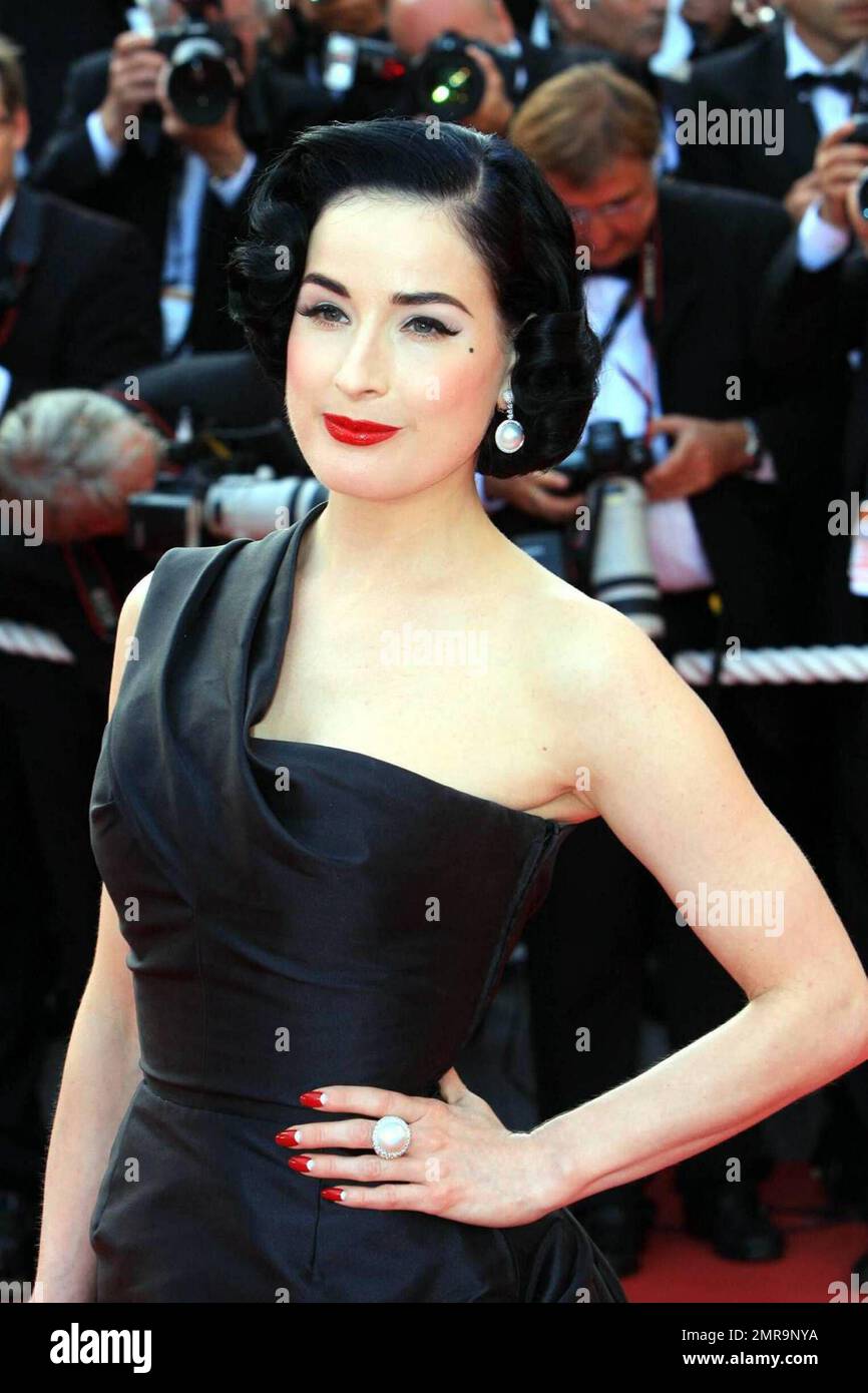 Dita Von Teese attends the premiere of "Inglorious Basterds" at the ...