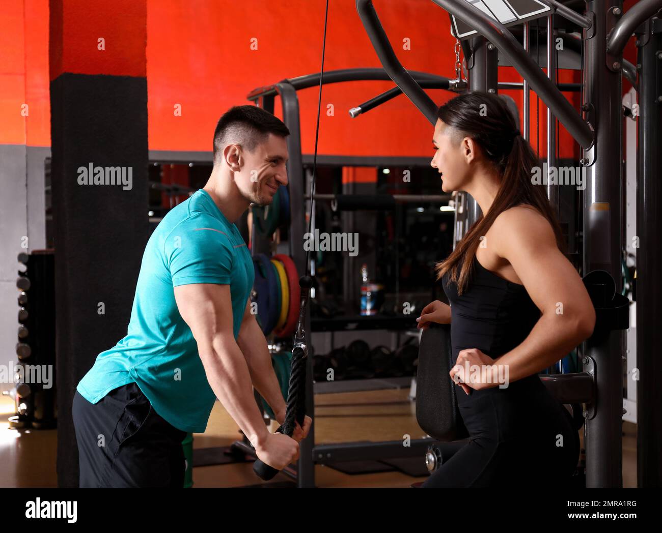 Man working out in gym hi-res stock photography and images - Alamy
