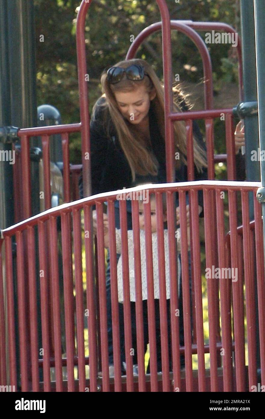 Actress Isla Fisher plays with her adorable daughter Olive Cohen, who ...