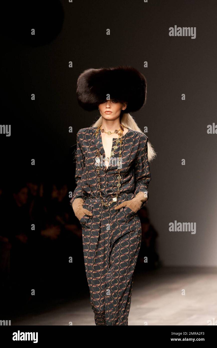 Kate middleton fashion show hi-res stock photography and images - Alamy