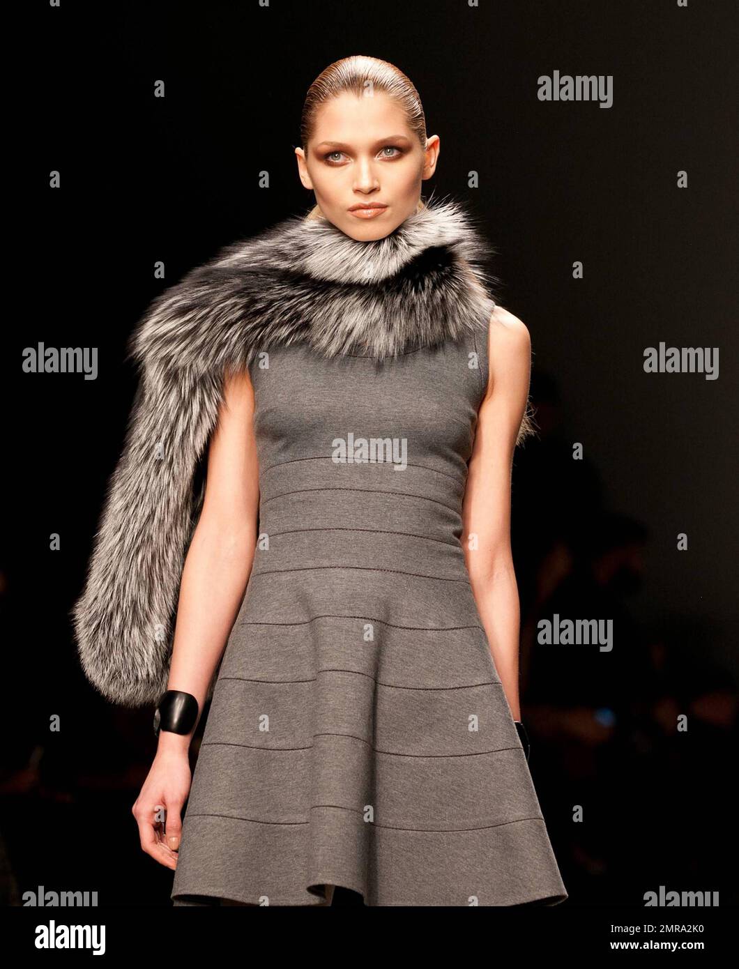 Kate middleton fashion show hi-res stock photography and images - Alamy