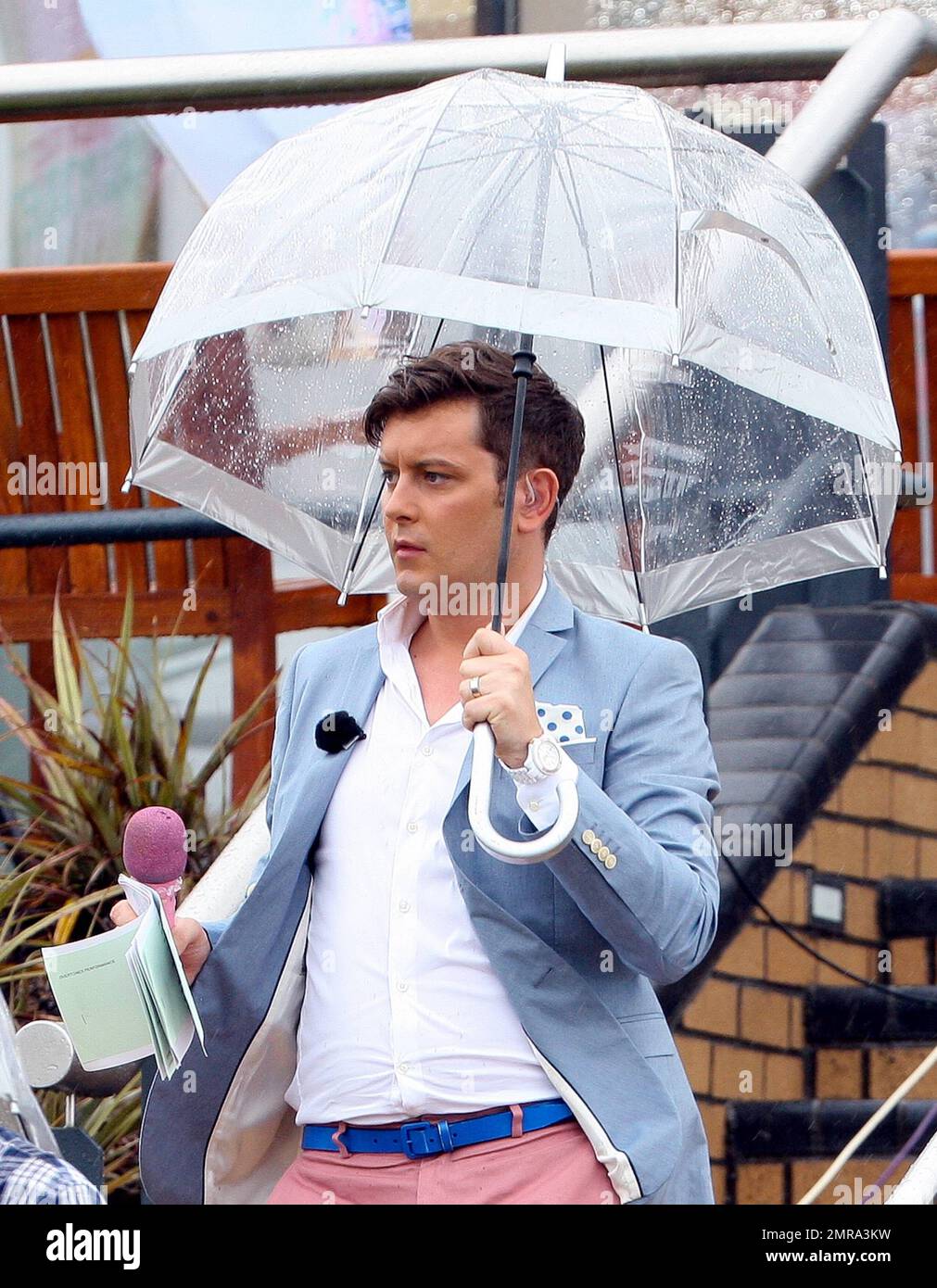 Imogen Thomas, Stacy Solomon and Brian Dowling dodge raindrops as they ...