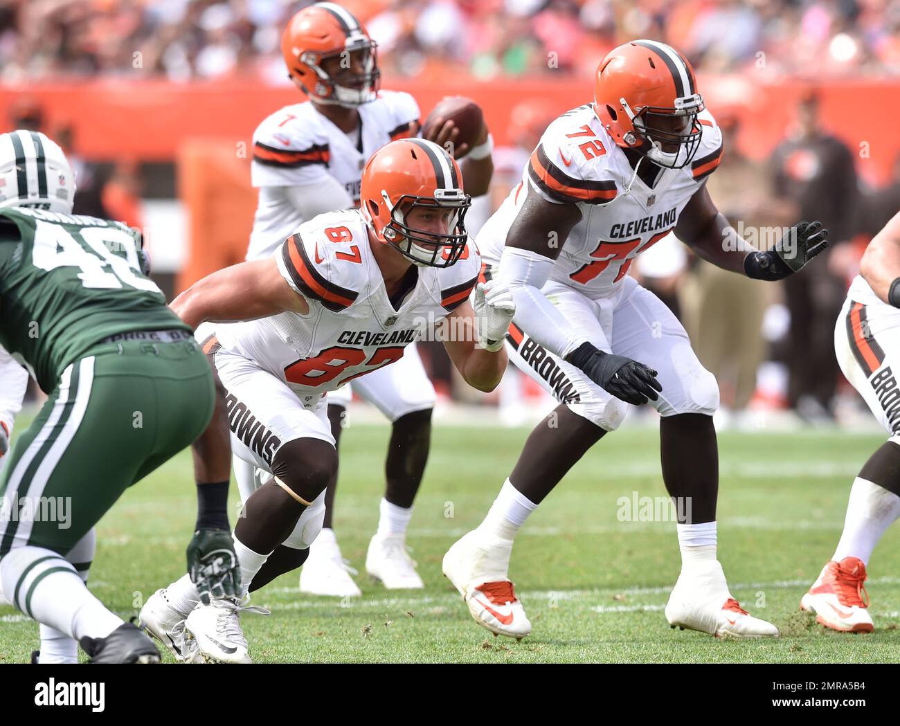 Cleveland Browns offensive tackle Shon Coleman (72) blocks as tight end ...