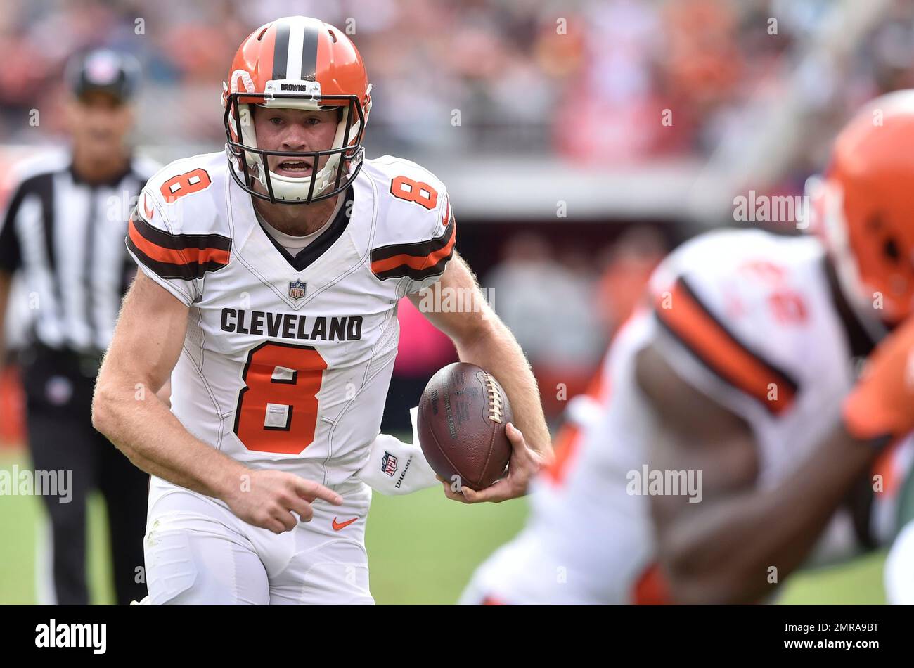 Cleveland Browns quarterback Kevin Hogan (8) runs with the ball during ...