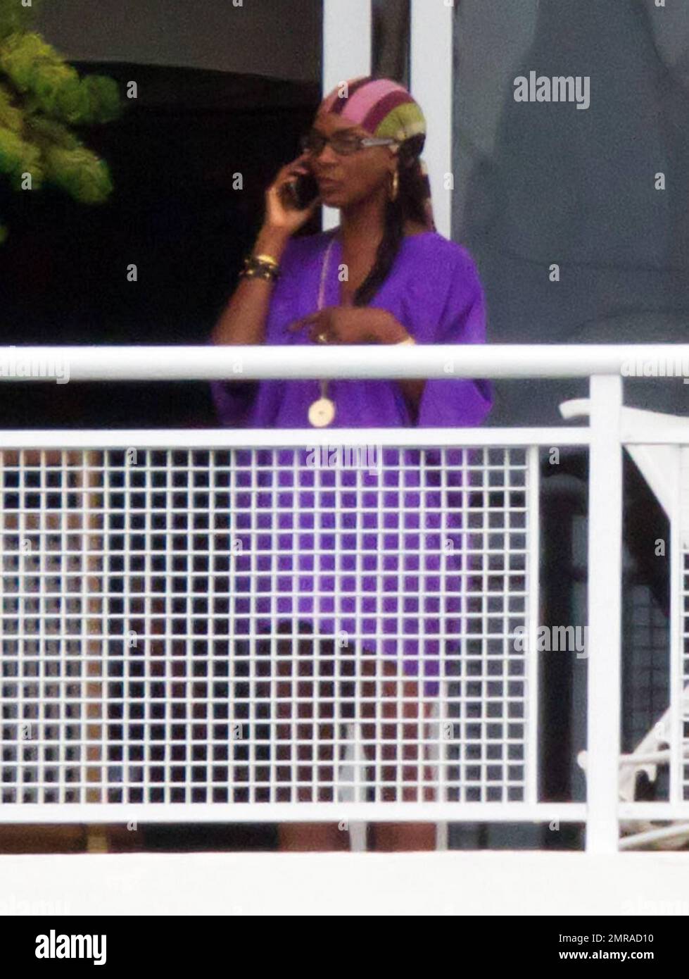 EXCLUSIVE!! - Actress Jada Pinkett-Smith, wife of "Men In Black III's ...