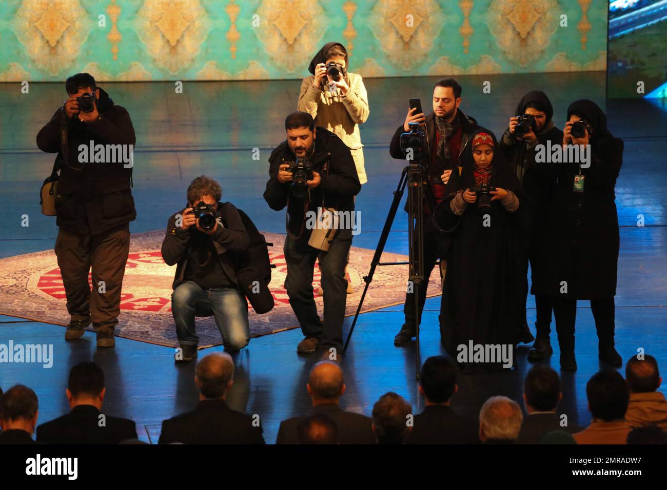 Islamic art for theater hi-res stock photography and images - Alamy