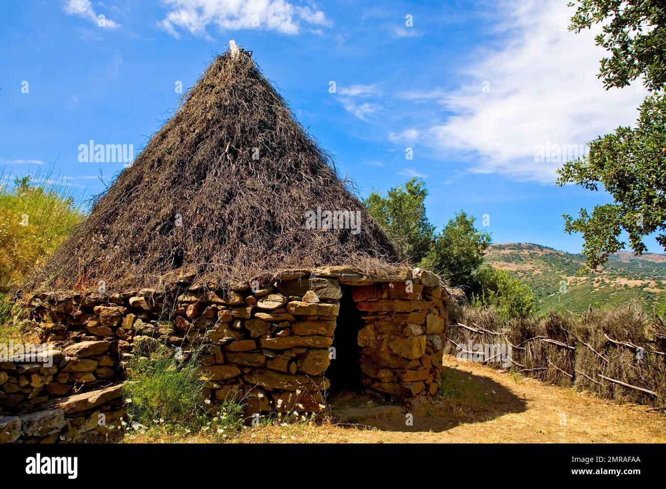 Bronze age huts hi-res stock photography and images - Alamy
