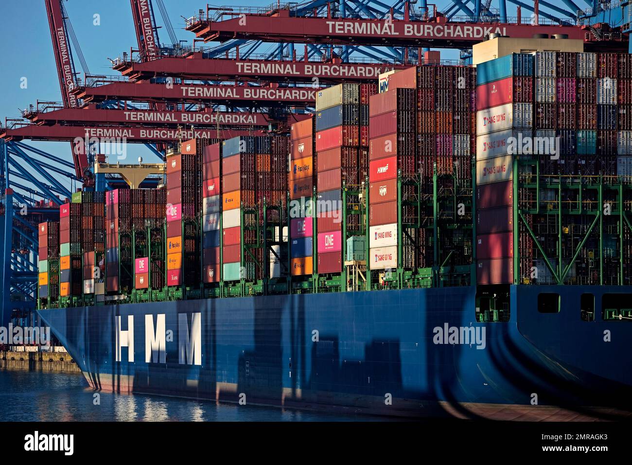 Container ship at Container Terminal Burchardkai, Port of Hamburg ...