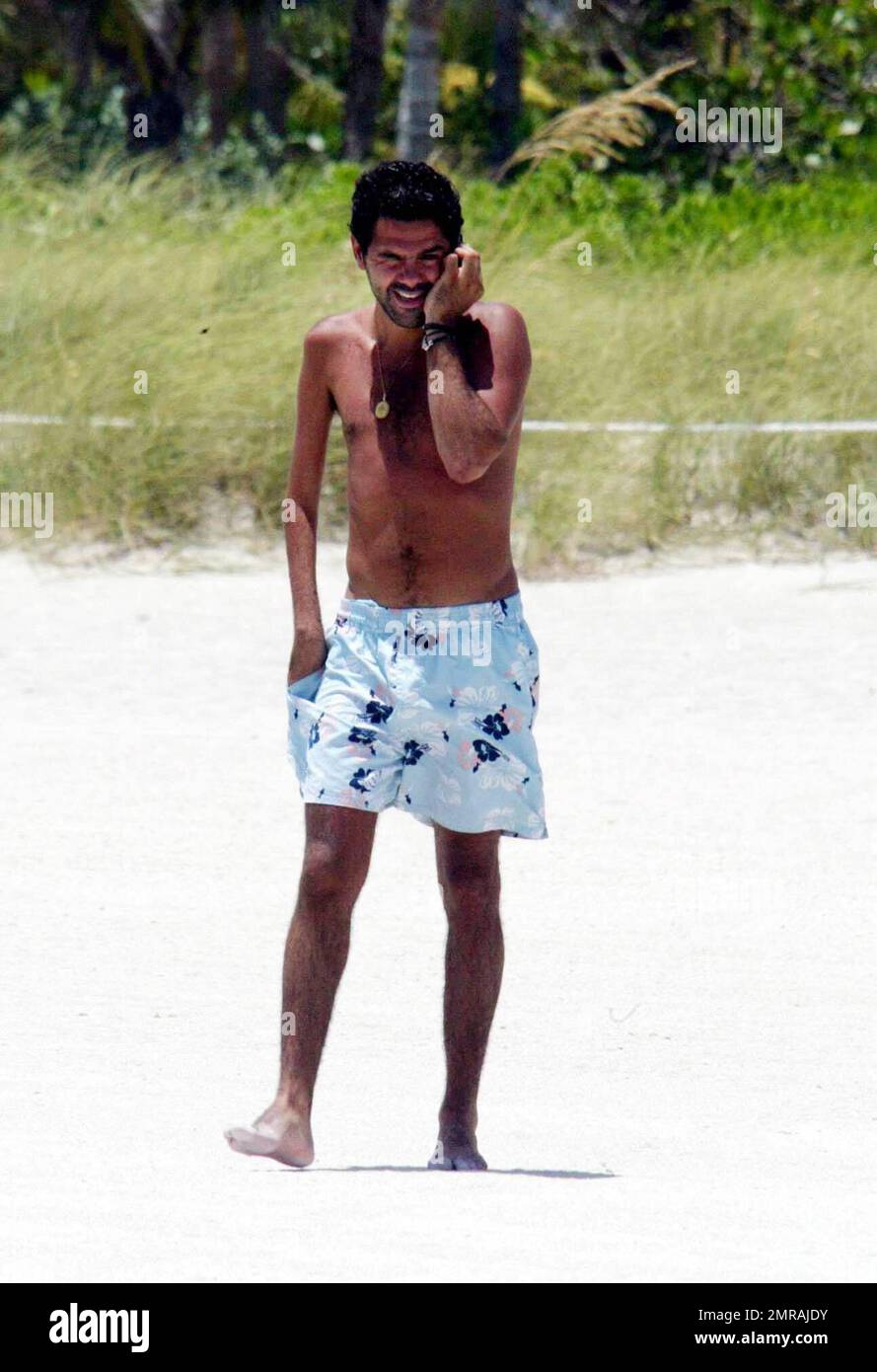 Exclusive!! French Actor Jamel Debbouze seems to enjoy Miami Beach's ...