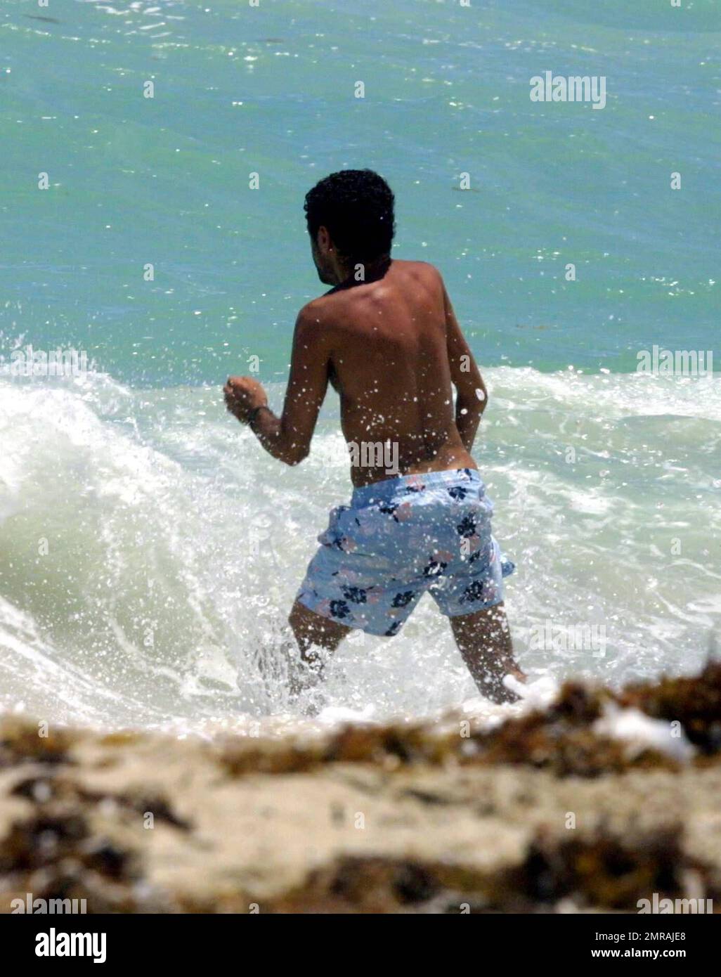 Exclusive!! French Actor Jamel Debbouze seems to enjoy Miami Beach's ...