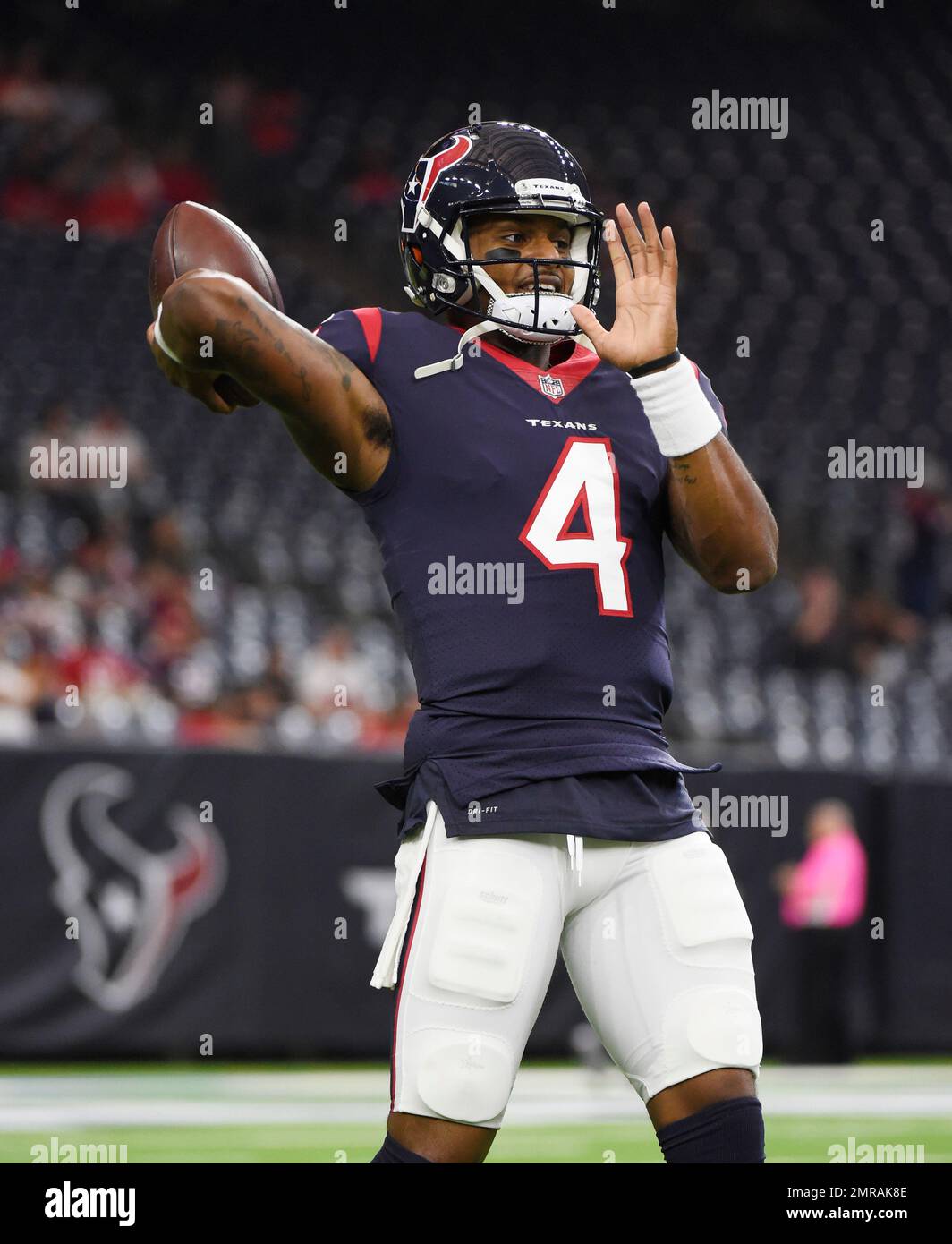 Houston Texans quarterback Deshaun Watson (4) warms up before an NFL ...