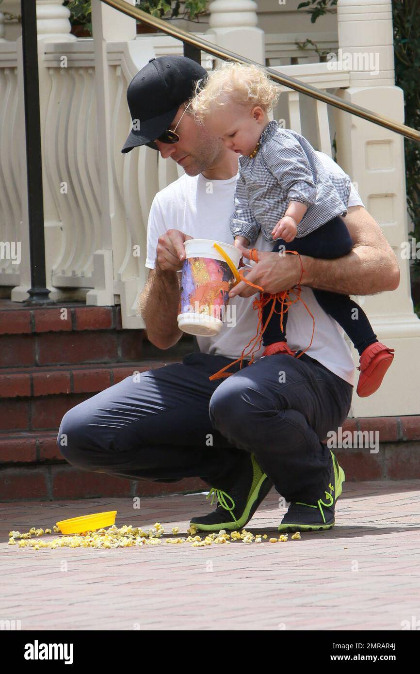 Its a small world disneyland ca hi-res stock photography and images - Alamy