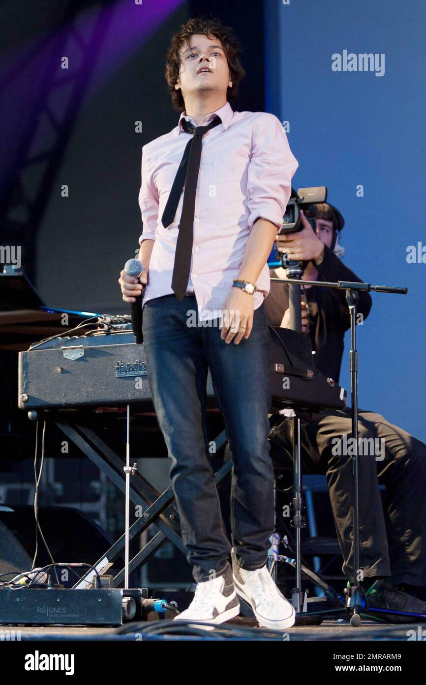 Pop jazz singer and "Must Be The Music" reality TV show judge Jamie ...