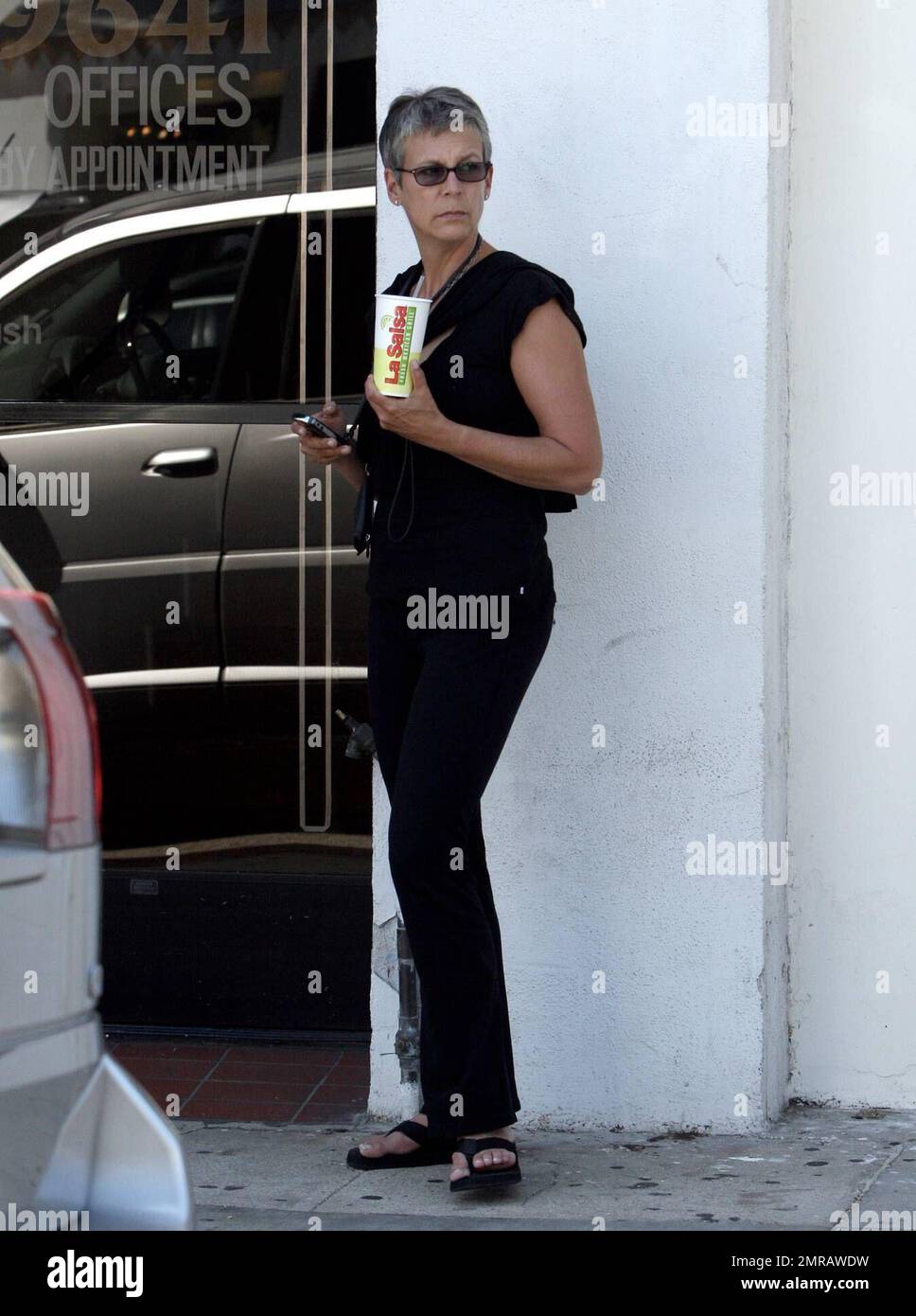 Exclusive!! Jamie Lee Curtis has a curbside lunch in Beverly HIlls ...