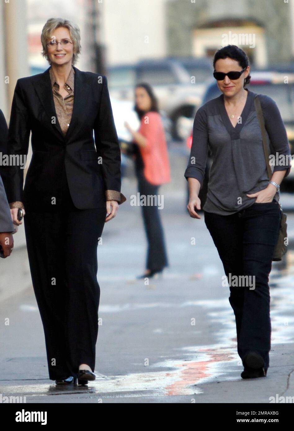 "Glee" star Jane Lynch arrives with wife Dr. Lara Embry at the "Jimmy ...