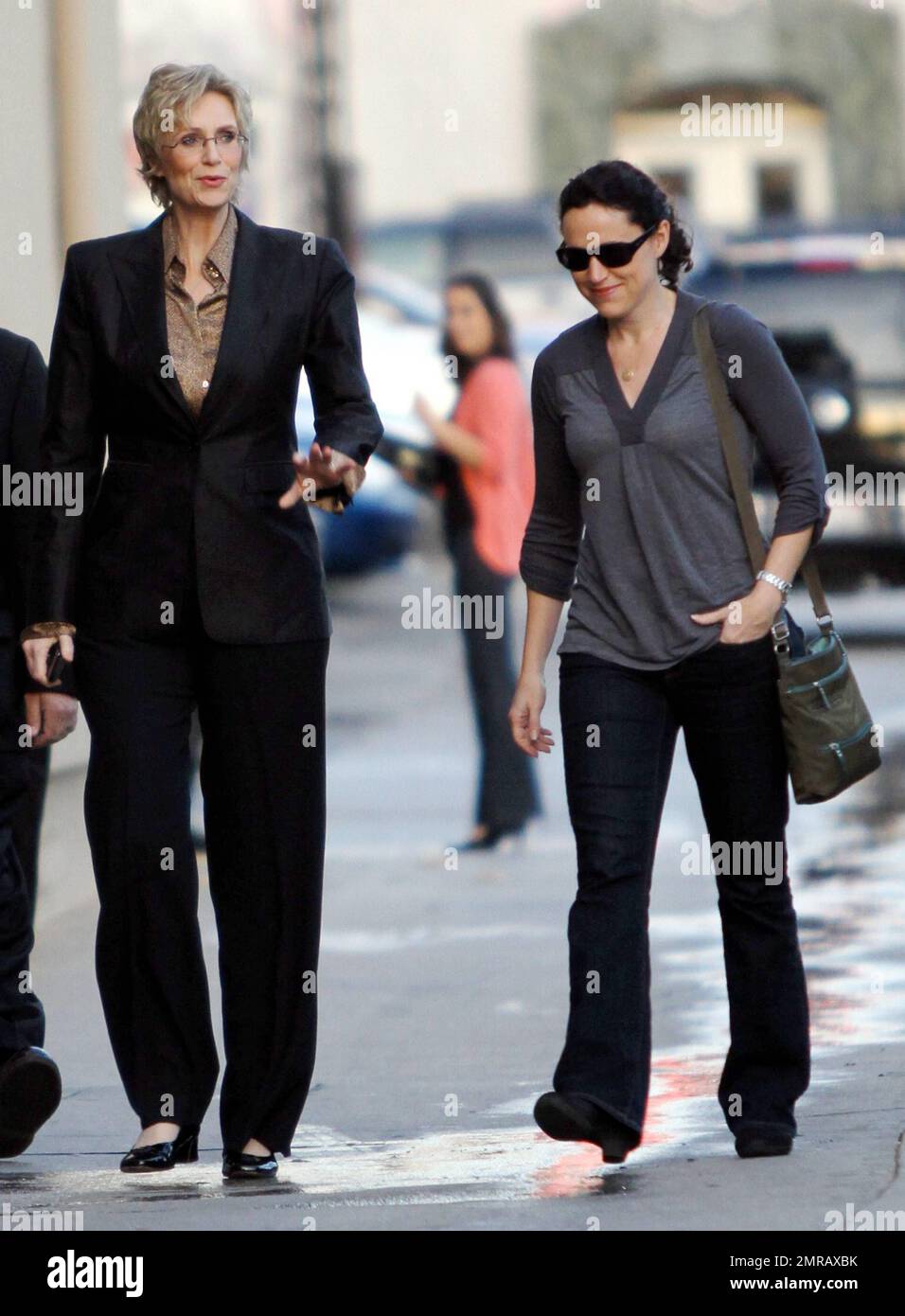 "Glee" star Jane Lynch arrives with wife Dr. Lara Embry at the "Jimmy ...