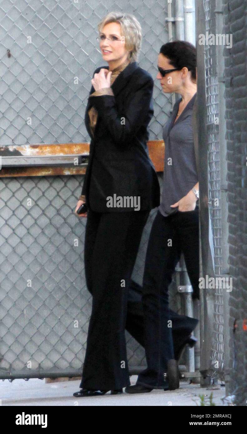 "Glee" star Jane Lynch arrives with wife Dr. Lara Embry at the "Jimmy ...